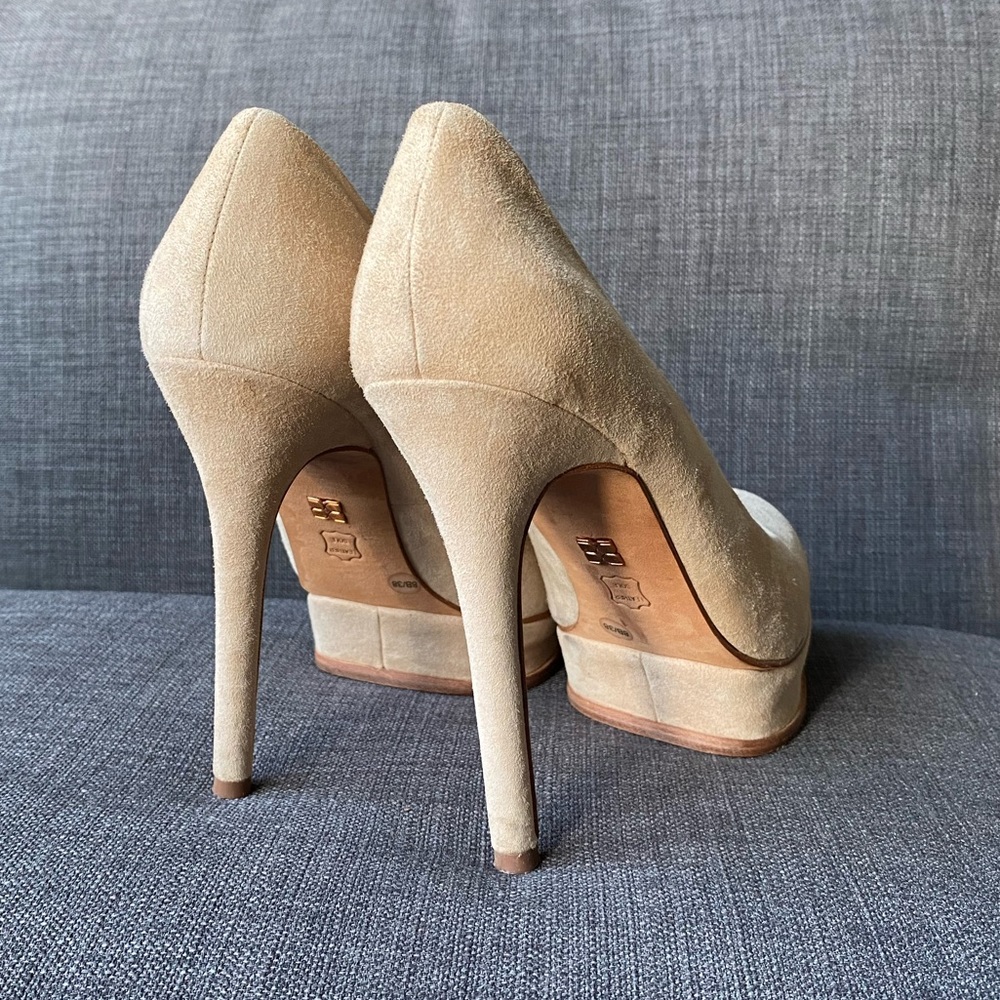 Bcbgmaxazria Pamela Beige Suede Platform Pumps - Gem